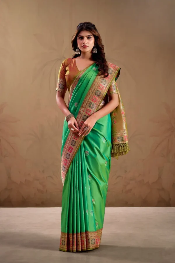 Women’s Designer Ethnic Wear – Sarees, Kurtis, Salwar Kameez